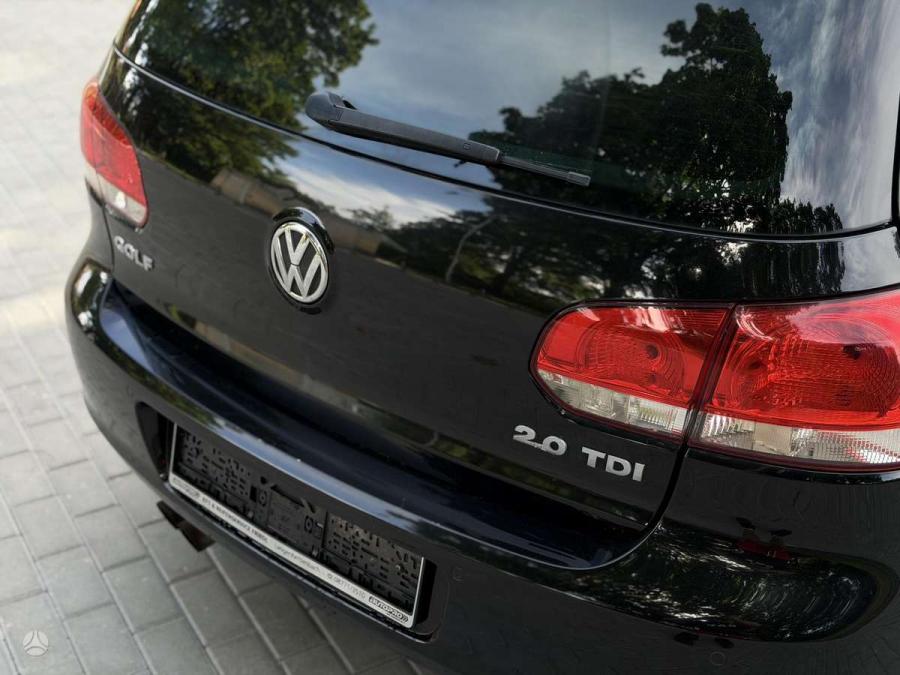 Black Volkswagen Golf 2009 in Rokiskis, with an engine capacity of 1.97 L and mileage of 295 thousand km for 2750 €, photo 13 on AUTOMOTO.COM.LV