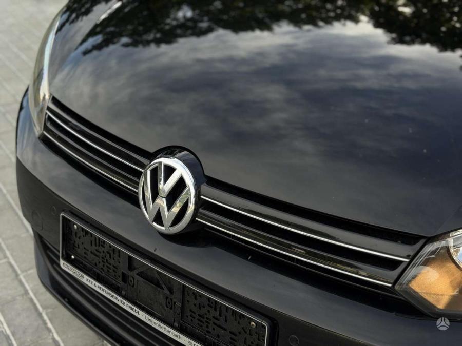 Black Volkswagen Golf 2009 in Rokiskis, with an engine capacity of 1.97 L and mileage of 295 thousand km for 2750 €, photo 15 on AUTOMOTO.COM.LV