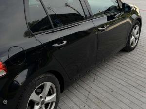 Black Volkswagen Golf 2009 in Rokiskis, with an engine capacity of 1.97 L and mileage of 295 thousand km for 2750 €, photo 17 on AUTOMOTO.COM.LV