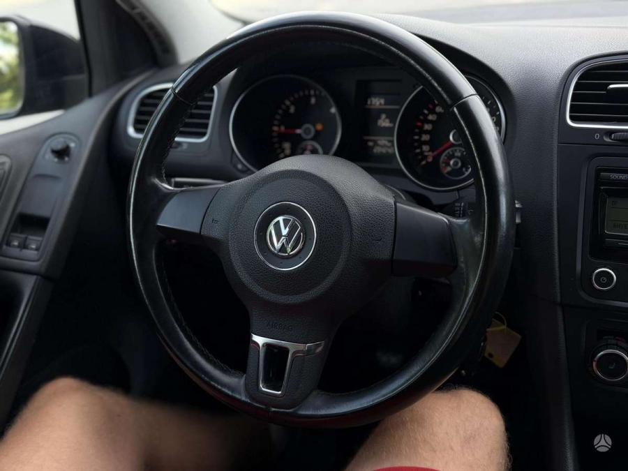 Black Volkswagen Golf 2009 in Rokiskis, with an engine capacity of 1.97 L and mileage of 295 thousand km for 2750 €, photo 24 on AUTOMOTO.COM.LV