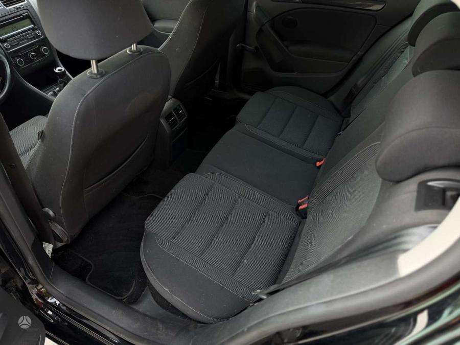 Black Volkswagen Golf 2009 in Rokiskis, with an engine capacity of 1.97 L and mileage of 295 thousand km for 2750 €, photo 25 on AUTOMOTO.COM.LV