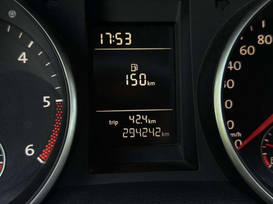 Black Volkswagen Golf 2009 in Rokiskis, with an engine capacity of 1.97 L and mileage of 295 thousand km for 2750 €, photo 30 on AUTOMOTO.COM.LV