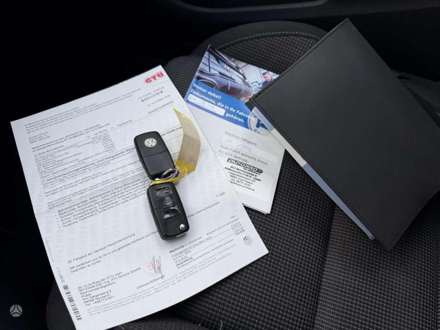 Black Volkswagen Golf 2009 in Rokiskis, with an engine capacity of 1.97 L and mileage of 295 thousand km for 2750 €, photo 32 on AUTOMOTO.COM.LV
