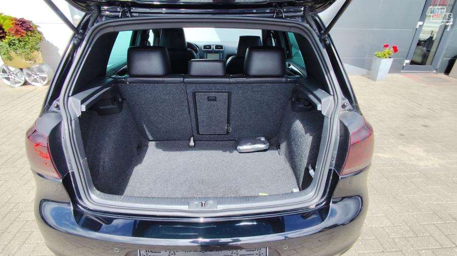 Melns Volkswagen Golf 2009 Ramučiai, ar dzinēja tilpumu 2.00 L un nobraukumu 199 tūkst. km par 7950 €, foto 11 vietnē AUTOMOTO.COM.LV