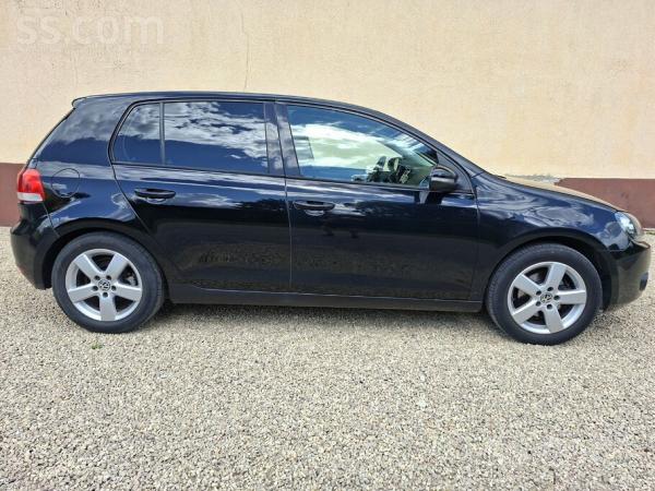 Melns Volkswagen Golf 2009 Rīga, ar dzinēja tilpumu 1.60 L un nobraukumu 377 tūkst. km par 2250 €, foto 2 vietnē AUTOMOTO.COM.LV