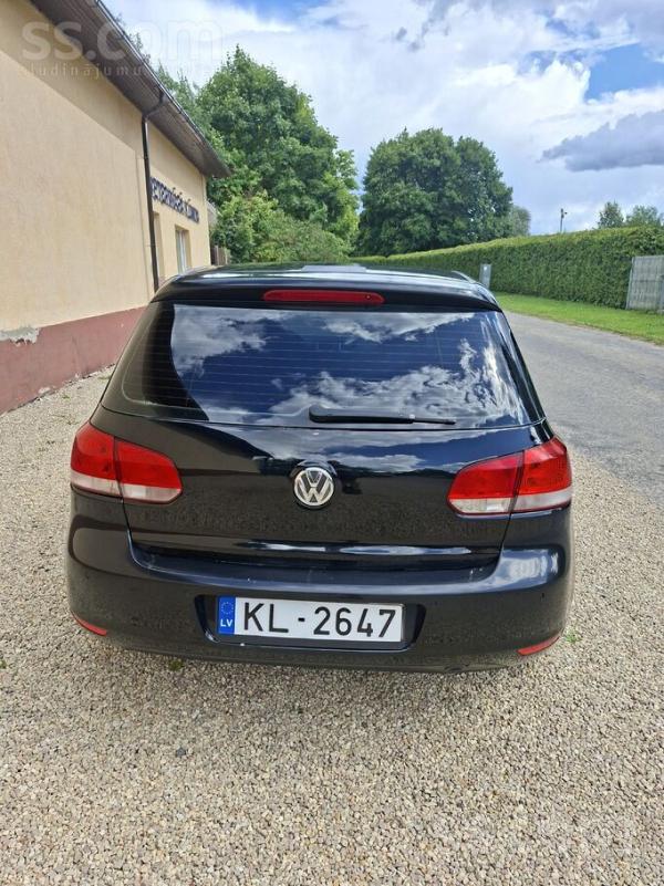 Melns Volkswagen Golf 2009 Rīga, ar dzinēja tilpumu 1.60 L un nobraukumu 377 tūkst. km par 2250 €, foto 4 vietnē AUTOMOTO.COM.LV