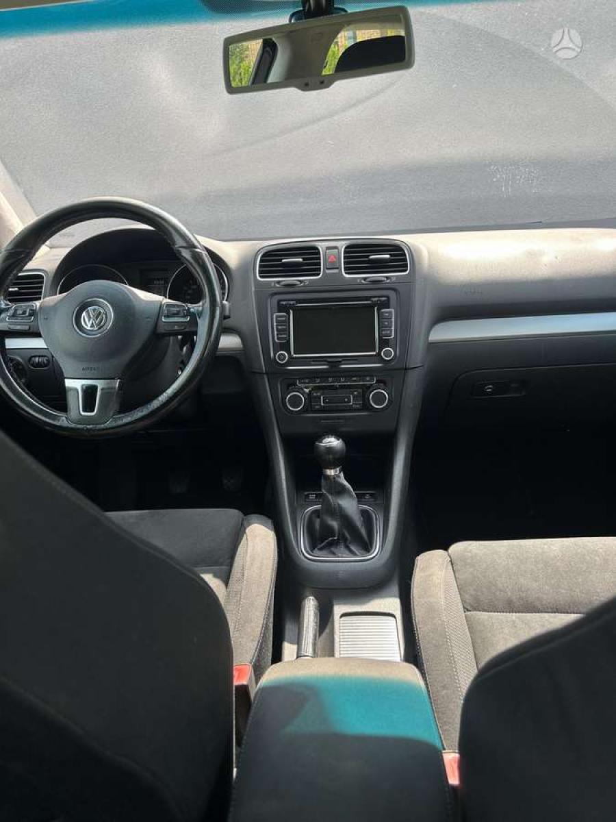 Black Volkswagen Golf 2009 in Kaunas, with an engine capacity of 1.97 L and mileage of 313 thousand km for 3200 €, photo 11 on AUTOMOTO.COM.LV