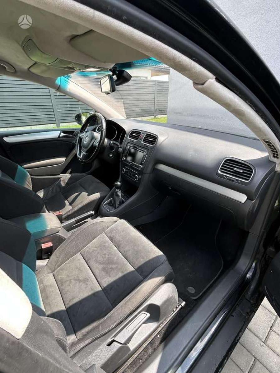Black Volkswagen Golf 2009 in Kaunas, with an engine capacity of 1.97 L and mileage of 313 thousand km for 3200 €, photo 12 on AUTOMOTO.COM.LV