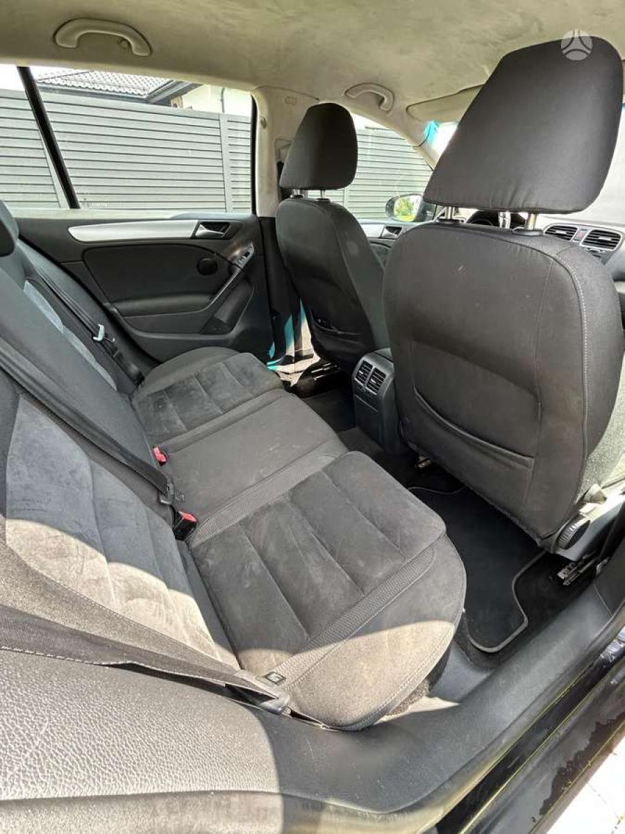 Black Volkswagen Golf 2009 in Kaunas, with an engine capacity of 1.97 L and mileage of 313 thousand km for 3200 €, photo 13 on AUTOMOTO.COM.LV