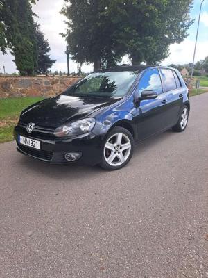 Melns Volkswagen Golf 2009 Pasvalys, ar dzinēja tilpumu 1.97 L un nobraukumu 370 tūkst. km par 2999 €, foto  vietnē AUTOMOTO.COM.LV