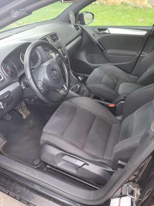Black Volkswagen Golf 2009 in Pasvalys, with an engine capacity of 1.97 L and mileage of 370 thousand km for 2999 €, photo 5 on AUTOMOTO.COM.LV