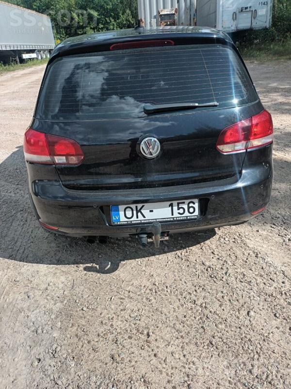 Black Volkswagen Golf 2009 in Riga, with an engine capacity of 1.40 L and mileage of 297 thousand km for 5550 €, photo 4 on AUTOMOTO.COM.LV
