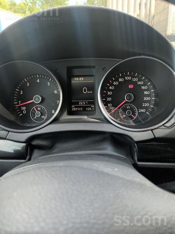 Black Volkswagen Golf 2009 in Riga, with an engine capacity of 1.40 L and mileage of 297 thousand km for 5550 €, photo 5 on AUTOMOTO.COM.LV