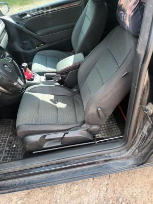 Melns Volkswagen Golf 2009 Rīga, ar dzinēja tilpumu 1.40 L un nobraukumu 297 tūkst. km par 3550 €, foto 10 vietnē AUTOMOTO.COM.LV