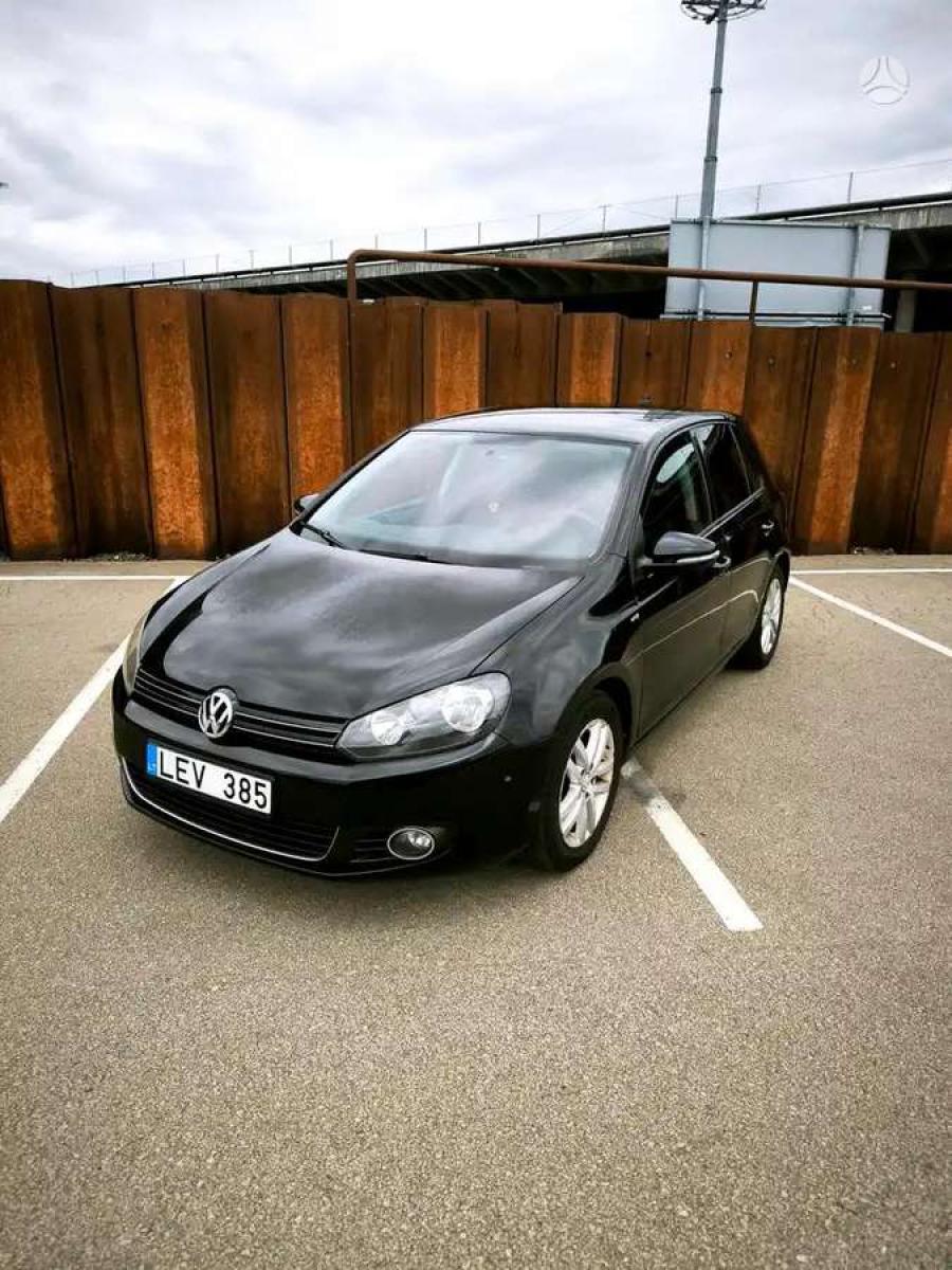 Black Volkswagen Golf 2009 in Kaunas, with an engine capacity of 1.39 L and mileage of 187 thousand km for 4600 €, photo 1 on AUTOMOTO.COM.LV