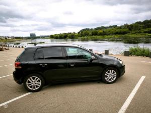 Black Volkswagen Golf 2009 in Kaunas, with an engine capacity of 1.39 L and mileage of 187 thousand km for 4600 €, photo 5 on AUTOMOTO.COM.LV