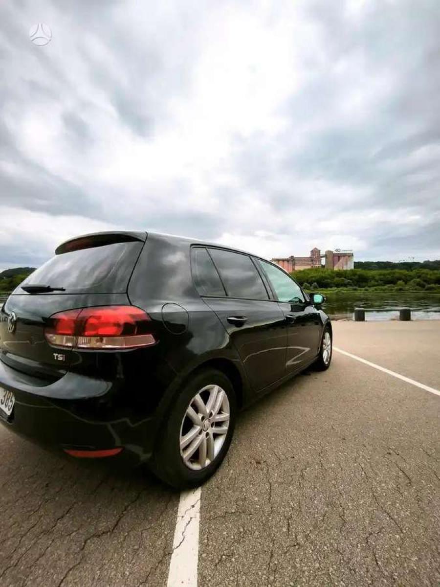 Black Volkswagen Golf 2009 in Kaunas, with an engine capacity of 1.39 L and mileage of 187 thousand km for 4600 €, photo 7 on AUTOMOTO.COM.LV