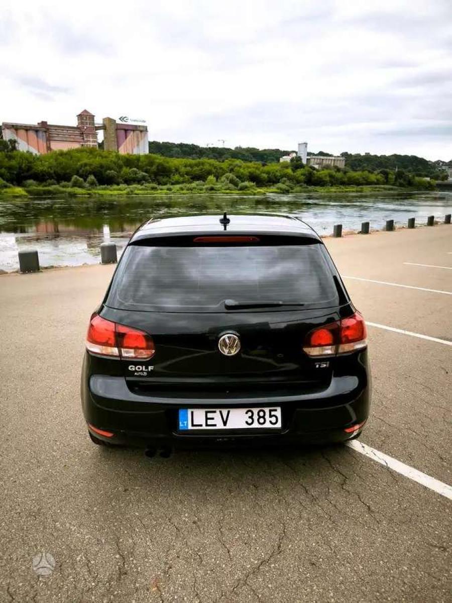 Black Volkswagen Golf 2009 in Kaunas, with an engine capacity of 1.39 L and mileage of 187 thousand km for 4600 €, photo 8 on AUTOMOTO.COM.LV