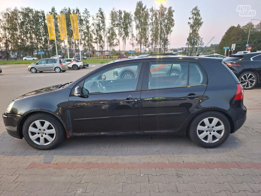 Melns Volkswagen Golf 2009 Viļņa, ar dzinēja tilpumu 1.90 L un nobraukumu 299 tūkst. km par 1500 €, foto 3 vietnē AUTOMOTO.COM.LV