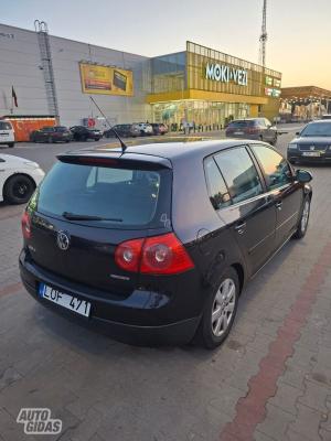 Melns Volkswagen Golf 2009 Viļņa, ar dzinēja tilpumu 1.90 L un nobraukumu 299 tūkst. km par 1500 €, foto 7 vietnē AUTOMOTO.COM.LV