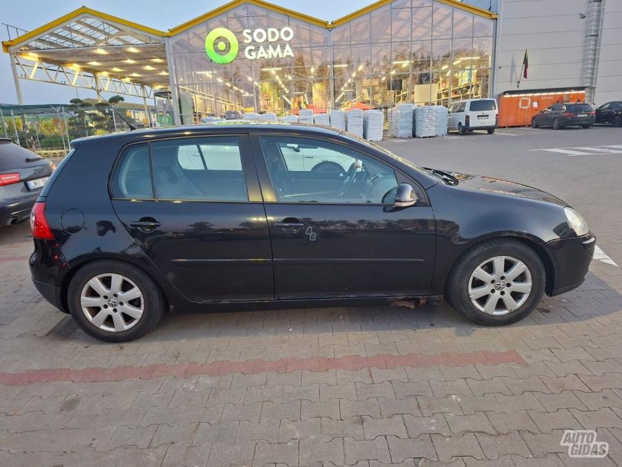 Melns Volkswagen Golf 2009 Viļņa, ar dzinēja tilpumu 1.90 L un nobraukumu 299 tūkst. km par 1500 €, foto 8 vietnē AUTOMOTO.COM.LV