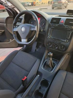 Melns Volkswagen Golf 2009 Viļņa, ar dzinēja tilpumu 1.90 L un nobraukumu 299 tūkst. km par 1500 €, foto 14 vietnē AUTOMOTO.COM.LV