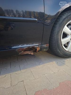 Melns Volkswagen Golf 2009 Viļņa, ar dzinēja tilpumu 1.90 L un nobraukumu 299 tūkst. km par 1500 €, foto 17 vietnē AUTOMOTO.COM.LV