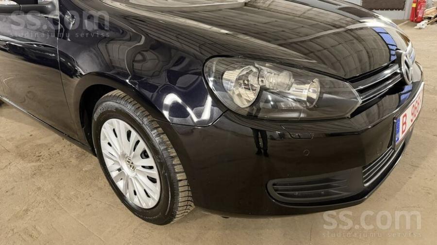 Black Volkswagen Golf 2009 in Riga, with an engine capacity of 1.60 L and mileage of 205 thousand km for 5400 €, photo 1 on AUTOMOTO.COM.LV