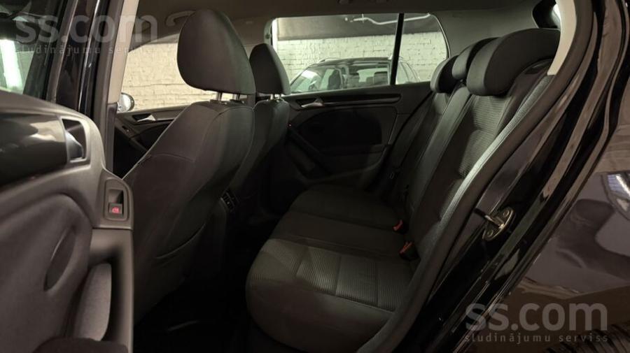 Black Volkswagen Golf 2009 in Riga, with an engine capacity of 1.60 L and mileage of 205 thousand km for 5400 €, photo 11 on AUTOMOTO.COM.LV