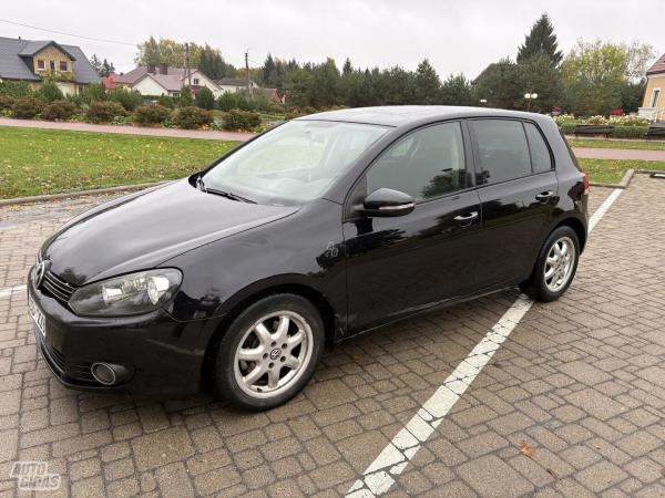 Volkswagen Golf 2009 in Kaunas on AUTOMOTO.COM.LV Black Volkswagen Golf 2009 in Kaunas, with an engine capacity of 2.00 L and mileage of 352 thousand km for 2600 €, photo 3 on AUTOMOTO.COM.LV