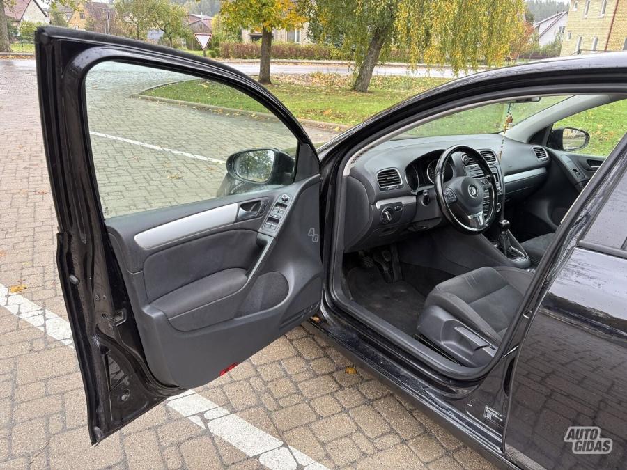 Melns Volkswagen Golf 2009 Kauņa, ar dzinēja tilpumu 2.00 L un nobraukumu 352 tūkst. km par 2600 €, foto 4 vietnē AUTOMOTO.COM.LV