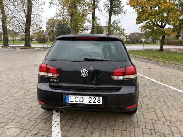 Volkswagen Golf 2009 in Kaunas on AUTOMOTO.COM.LV Black Volkswagen Golf 2009 in Kaunas, with an engine capacity of 2.00 L and mileage of 352 thousand km for 2600 €, photo 10 on AUTOMOTO.COM.LV