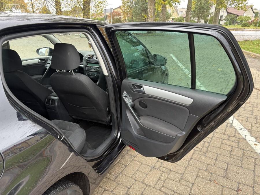 Melns Volkswagen Golf 2009 Kauņa, ar dzinēja tilpumu 2.00 L un nobraukumu 352 tūkst. km par 2600 €, foto 13 vietnē AUTOMOTO.COM.LV