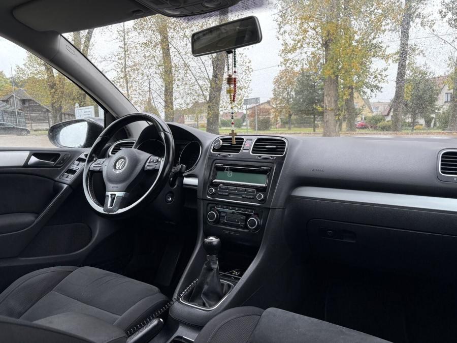 Melns Volkswagen Golf 2009 Kauņa, ar dzinēja tilpumu 2.00 L un nobraukumu 352 tūkst. km par 2600 €, foto 14 vietnē AUTOMOTO.COM.LV