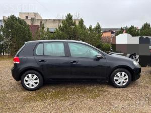 Black Volkswagen Golf 2010 in Tukums, with an engine capacity of 1.40 L and mileage of 196 thousand km for 2100 €, photo 1 on AUTOMOTO.COM.LV