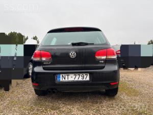 Black Volkswagen Golf 2010 in Tukums, with an engine capacity of 1.40 L and mileage of 196 thousand km for 2100 €, photo 4 on AUTOMOTO.COM.LV