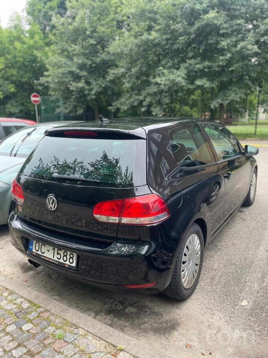 Black Volkswagen Golf 2010 in Riga, with an engine capacity of 1.40 L and mileage of 160 thousand km for 3800 €, photo 1 on AUTOMOTO.COM.LV