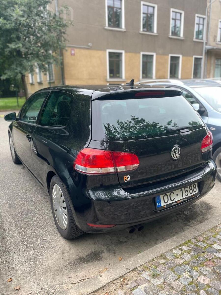 Black Volkswagen Golf 2010 in Riga, with an engine capacity of 1.40 L and mileage of 160 thousand km for 3800 €, photo 4 on AUTOMOTO.COM.LV