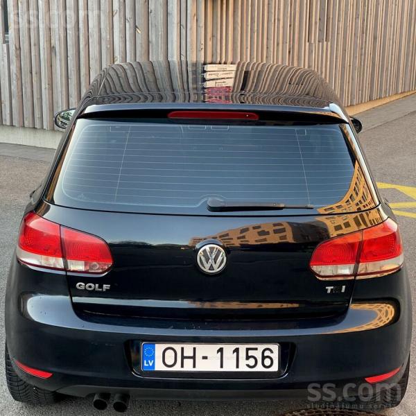 Black Volkswagen Golf 2010 in Jelgava, with an engine capacity of 1.40 L and mileage of 135 thousand km for 4500 €, photo 7 on AUTOMOTO.COM.LV