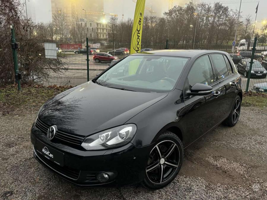 Black Volkswagen Golf 2010 in Vilnius, with an engine capacity of 1.39 L and mileage of 198 thousand km for 5000 €, photo 1 on AUTOMOTO.COM.LV