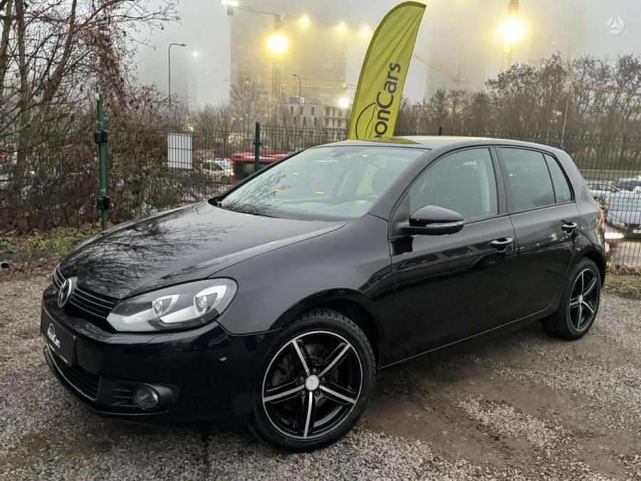 Black Volkswagen Golf 2010 in Vilnius, with an engine capacity of 1.39 L and mileage of 198 thousand km for 5000 €, photo 3 on AUTOMOTO.COM.LV