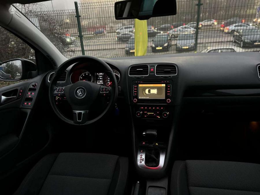 Black Volkswagen Golf 2010 in Vilnius, with an engine capacity of 1.39 L and mileage of 198 thousand km for 5000 €, photo 7 on AUTOMOTO.COM.LV