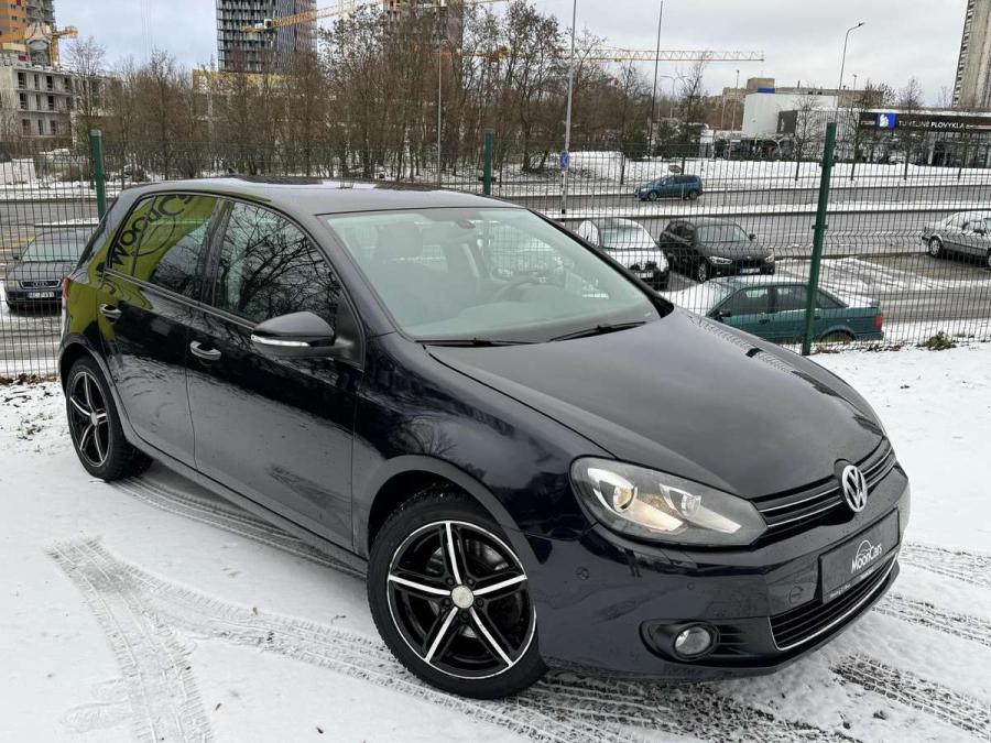 Black Volkswagen Golf 2010 in Vilnius, with an engine capacity of 1.39 L and mileage of 198 thousand km for 5000 €, photo 3 on AUTOMOTO.COM.LV