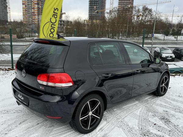 Black Volkswagen Golf 2010 in Vilnius, with an engine capacity of 1.39 L and mileage of 198 thousand km for 5000 €, photo 5 on AUTOMOTO.COM.LV