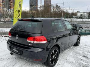 Black Volkswagen Golf 2010 in Vilnius, with an engine capacity of 1.39 L and mileage of 198 thousand km for 5000 €, photo 6 on AUTOMOTO.COM.LV
