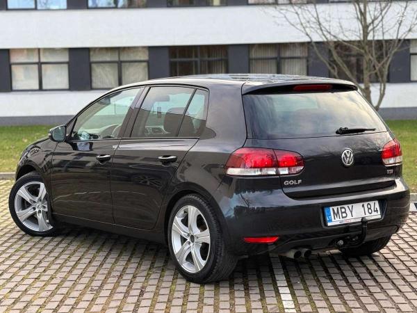Melns Volkswagen Golf 2010 Kauņa, ar dzinēja tilpumu 1.39 L un nobraukumu 236 tūkst. km par 3000 €, foto 4 vietnē AUTOMOTO.COM.LV