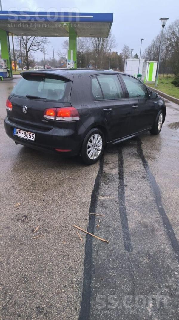 Melns Volkswagen Golf 2010 Rīga, ar dzinēja tilpumu 1.60 L un nobraukumu 283 tūkst. km par 3850 €, foto 1 vietnē AUTOMOTO.COM.LV