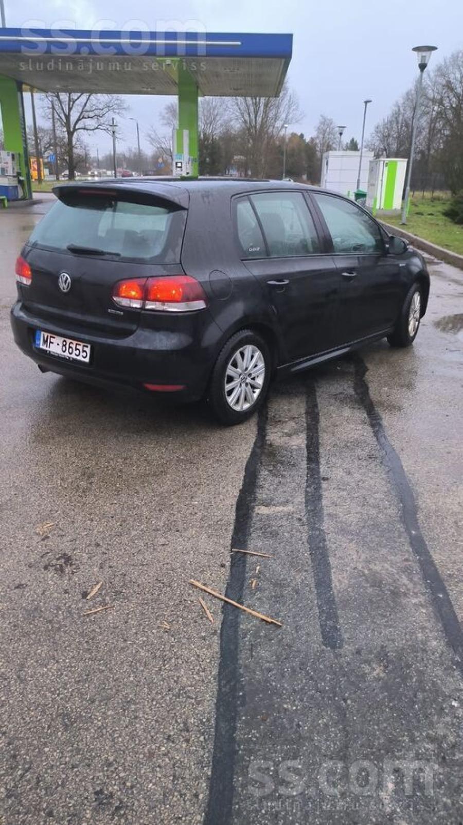Black Volkswagen Golf 2010 in Riga, with an engine capacity of 1.60 L and mileage of 283 thousand km for 3850 €, photo 1 on AUTOMOTO.COM.LV