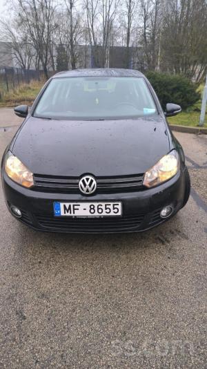 Black Volkswagen Golf 2010 in Riga, with an engine capacity of 1.60 L and mileage of 283 thousand km for 3850 €, photo 5 on AUTOMOTO.COM.LV