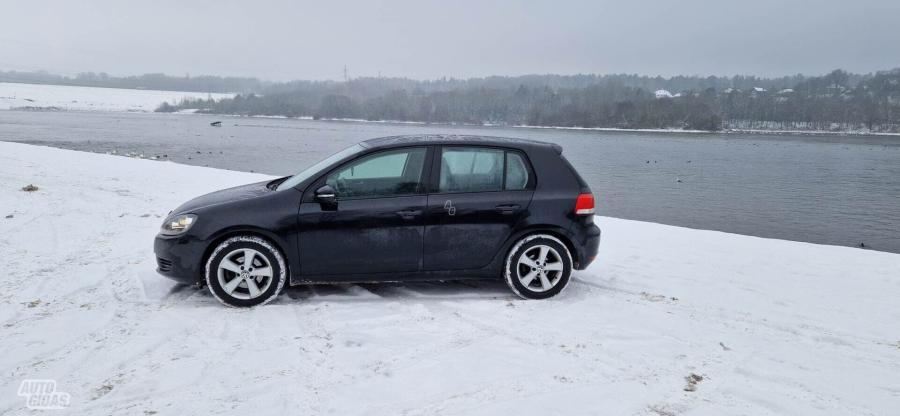 Melns Volkswagen Golf 2010 Kauņa, ar dzinēja tilpumu 1.60 L un nobraukumu 251 tūkst. km par 3500 €, foto 2 vietnē AUTOMOTO.COM.LV